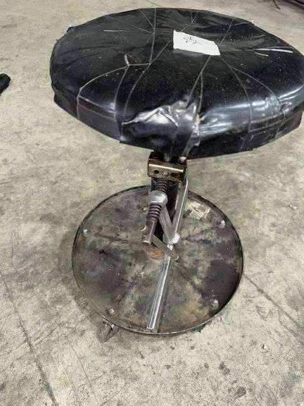 Rolling Stool - Auction Ohio