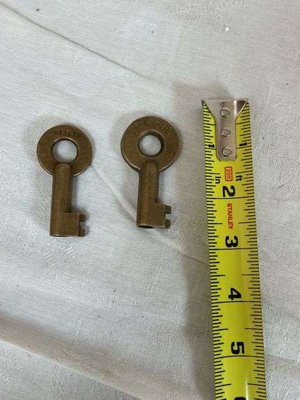 Railroad Padlock Keys - Auction Ohio