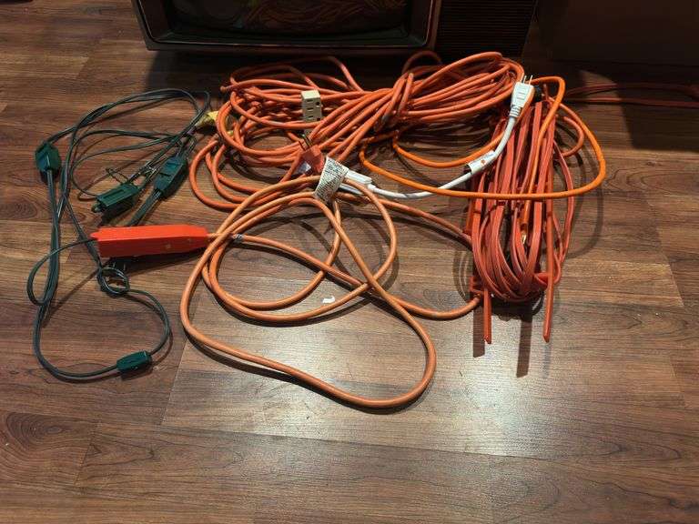 Extension cords - Auction Ohio