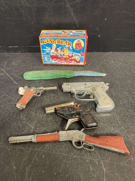 New box of caps and cap guns - Auction Ohio