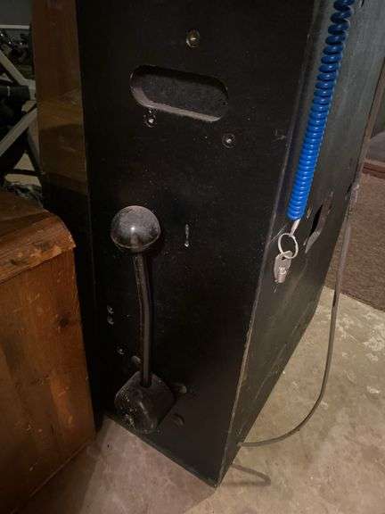 Vintage electric slots casino machine - Auction Ohio