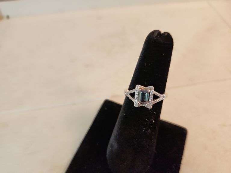 Size 6 Ring Marked 925 Nvc - Auction Ohio