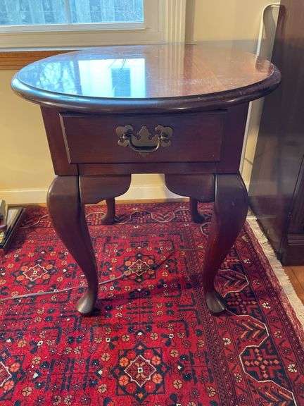 Null Endtable - Auction Ohio