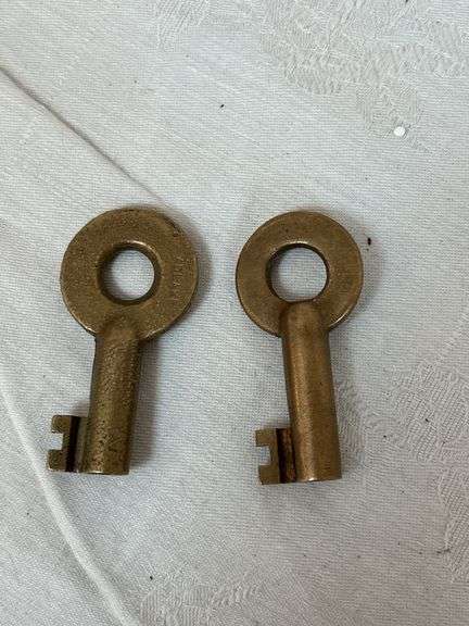 Railroad Padlock Keys - Auction Ohio