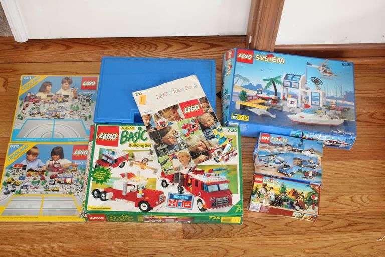 LEGO Builder Sets & Books - Auction Ohio