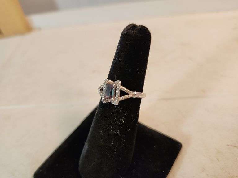 Size 6 Ring Marked 925 Nvc - Auction Ohio