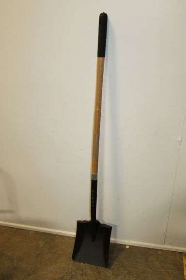 Silverback Square Head Shovel - Auction Ohio