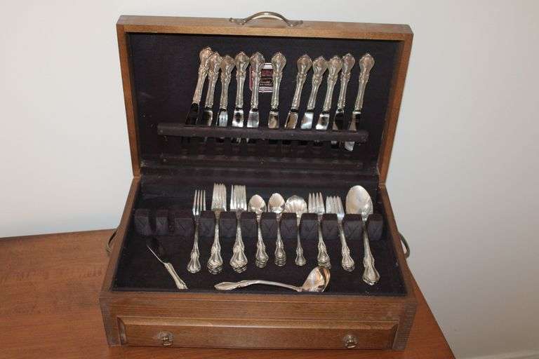 Red & Barton Hampton Court Sterling Silver Flatware Set - Auction Ohio
