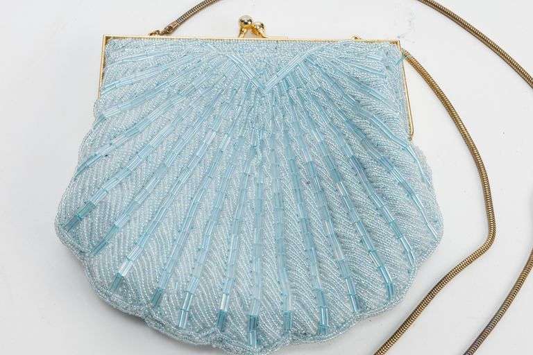 Vintage Baby Blue Beaded Seashell Shaped Purse by Andre Cellini ...