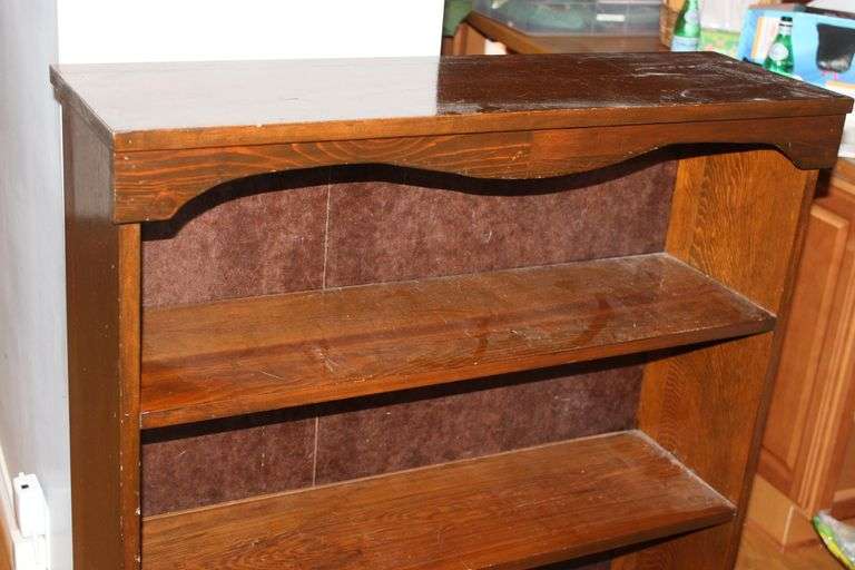 Knotty Pine Bookcase - Auction Ohio