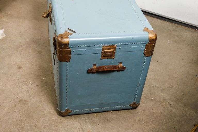Hartmann Painted Steamer Trunk - Auction Ohio