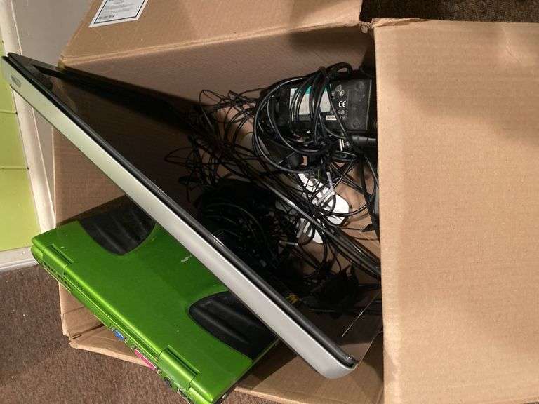 Box of computer parts - Auction Ohio