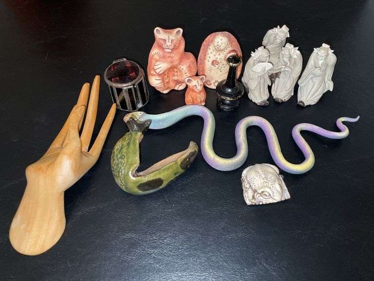 Small handmade decorative items - Auction Ohio
