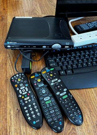 Insignia TV/DVD Player* and Misc. Electronics - Auction Ohio