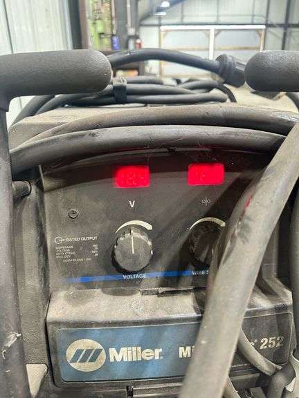 Miller Millermatic 252 - Auction Ohio