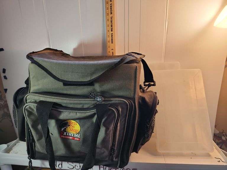Bass Pro Shop Extreme Bag With 7 Plastic Organizer Trays, Plastic Lures ...