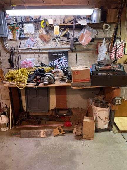 Workbench Contents - Auction Ohio