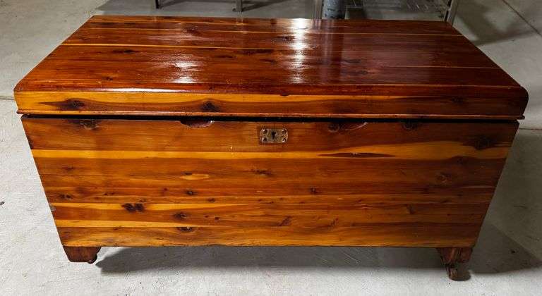 Acme Storage Chest - Auction Ohio