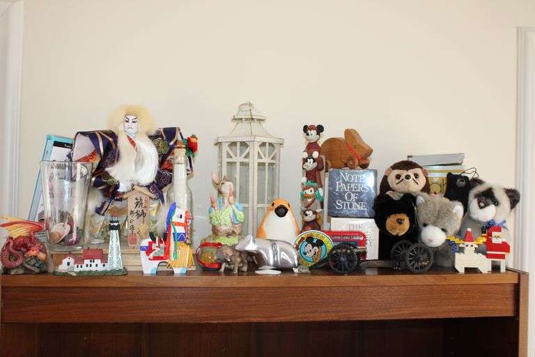 Stuffed Animals & Décor - Auction Ohio