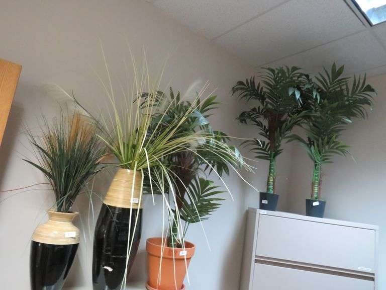 Faux Planters - Auction Ohio