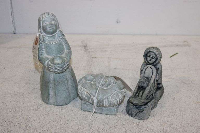 Isabel Bloom Nativity Figurines - Auction Ohio