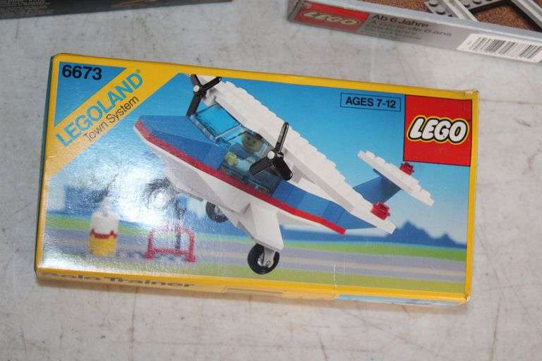 Six LEGO System Builder Sets - Auction Ohio