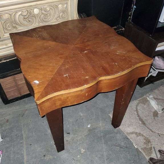 Small Wooden Accent Table - Auction Ohio