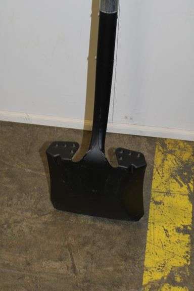 Silverback Square Head Shovel - Auction Ohio