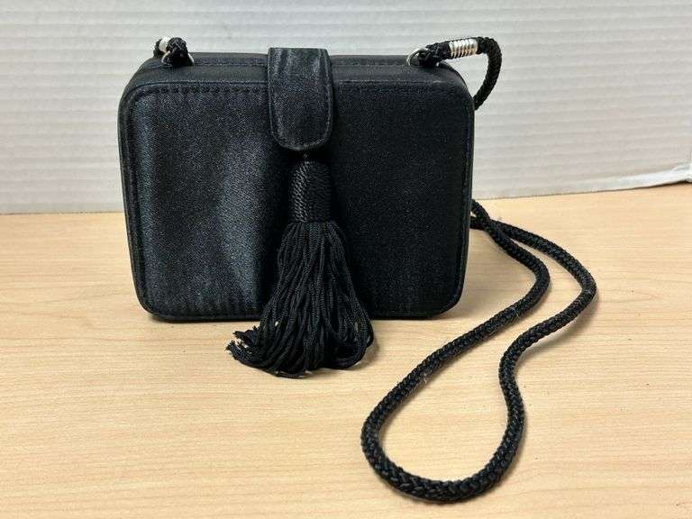 Small Black Purse - Auction Ohio