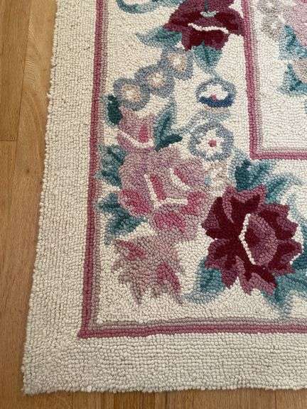 Wool Rose rug - Auction Ohio
