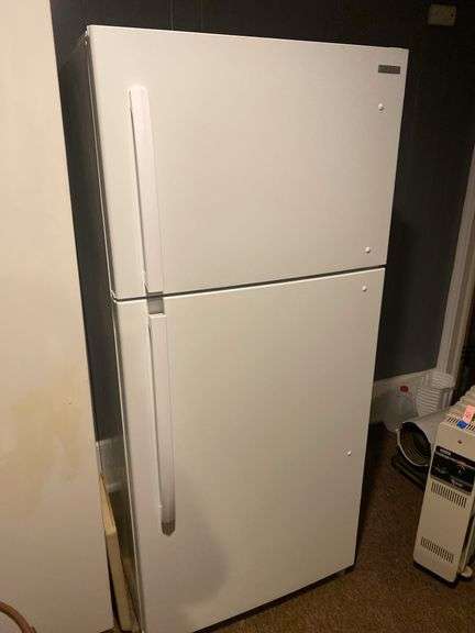 Insignia refrigerator - Auction Ohio