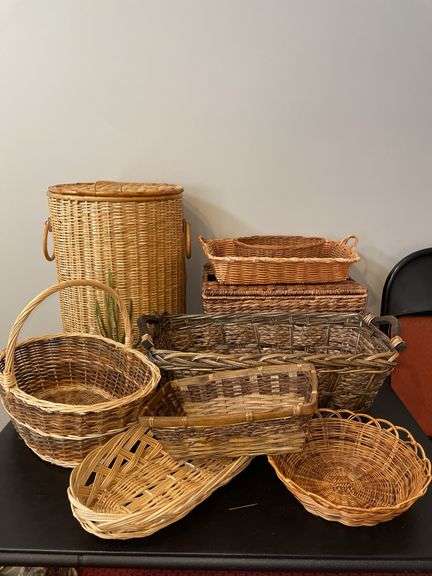 Assorted baskets - Auction Ohio