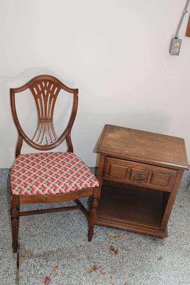 Accent Chair & Bedside Table - Auction Ohio
