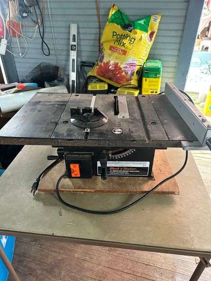 Black & Decker 8” Induction Motor Table Saw - Auction Ohio