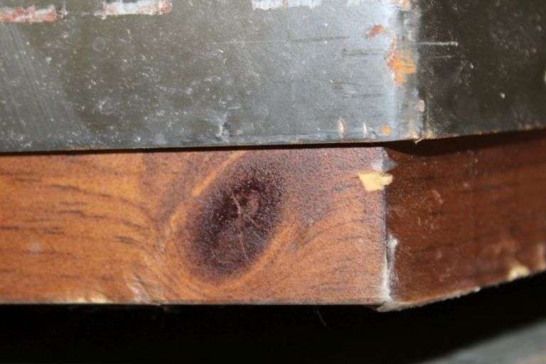 Wheeled Retail Display Unit - Auction Ohio