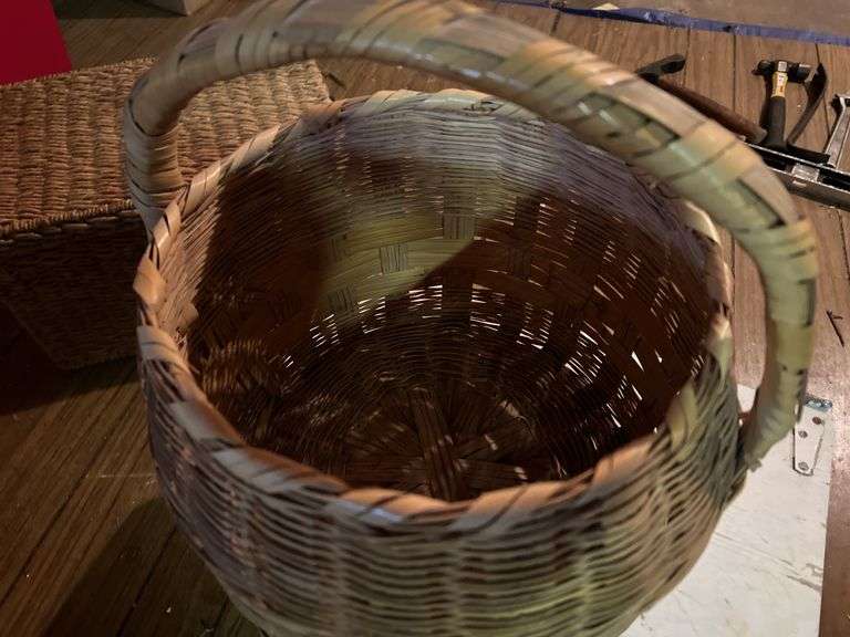 Baskets and a Box - Auction Ohio
