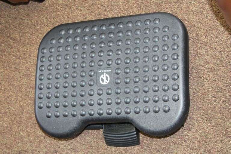 Mind Reader Under Desk Feet Platform - Auction Ohio