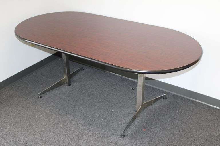 Contemporary Oval Office Table - Auction Ohio