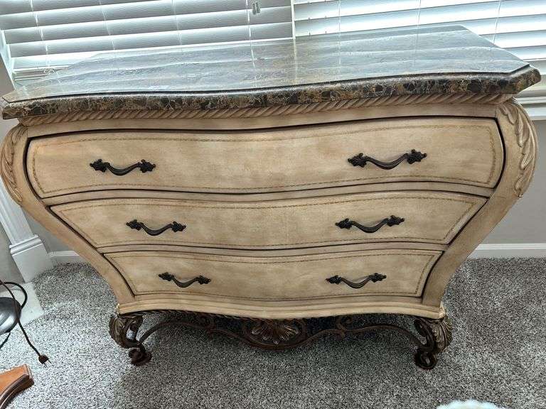 Bombay Chest - Auction Ohio