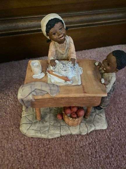 Figurines - Hallmark, Dreamsicles, etc - Auction Ohio