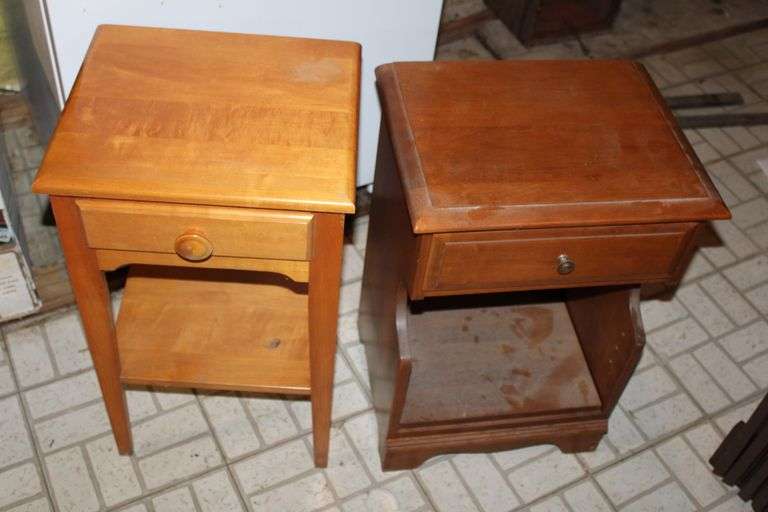 Bedside Tables - Auction Ohio