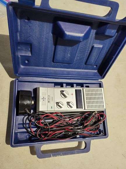 Kraco Emergency Citizens Band Radio MAYDAY 1 CB W/12 Volt Adapter And ...