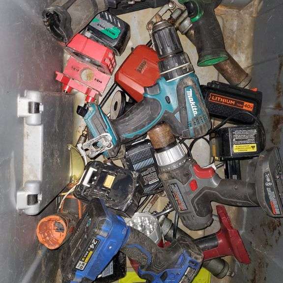 Lot of assorted power tools - Auction Ohio