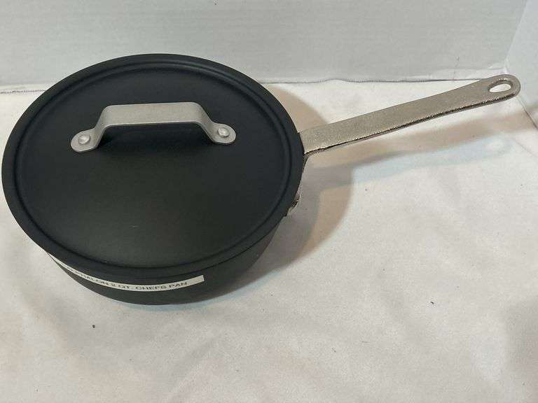 Calphalon 2 Qt Pot - Auction Ohio