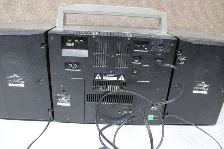 JVC Portable Stereo Disc Center DC-7/DC-7L - Auction Ohio