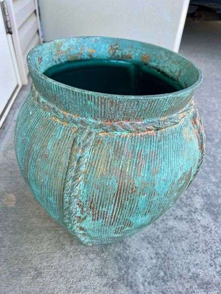 Large Turquoise Pot - Auction Ohio