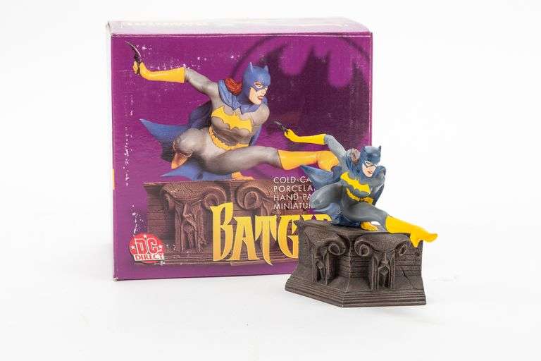 Batgirl- Cold-Cast Porcelain Mini Statue - Auction Ohio