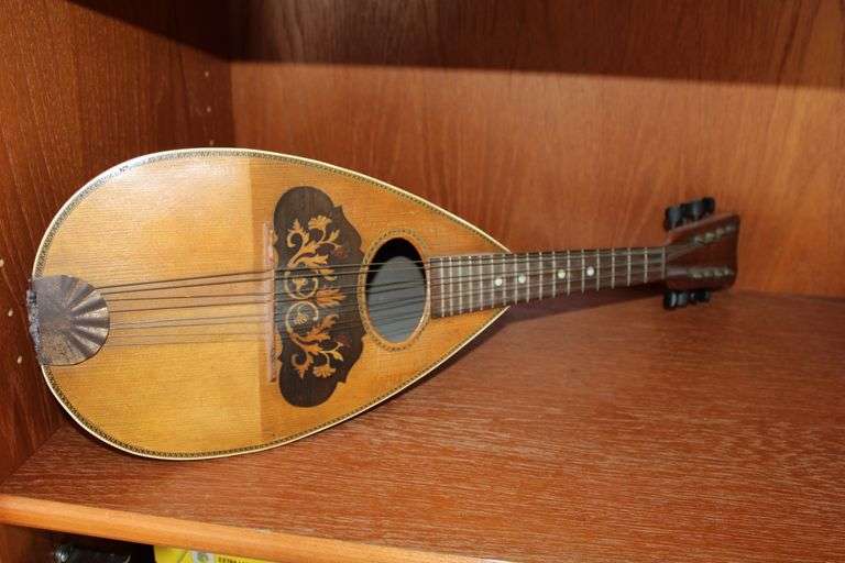Antique Mandolin - Auction Ohio