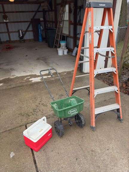 Husky 6 Foot Fiberglass Step Ladder and Scott’s Spreader - Auction Ohio