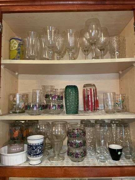 Assorted drinkware - Auction Ohio